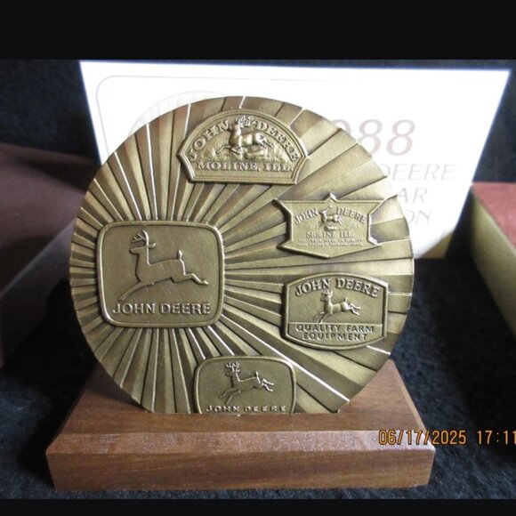 John Deere | Accents | Vintage 988 John Deere Tractor Bronze Calendar ...